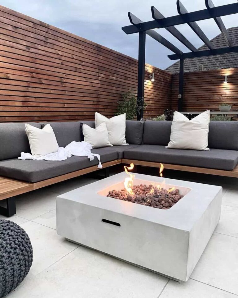 24 Creative Outdoor Fire Pit Ideas | Extra Space Storage