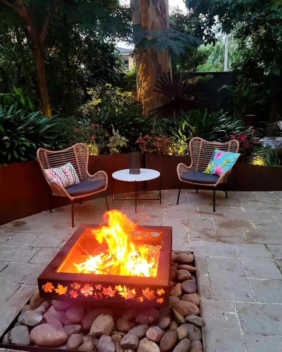 24 Creative Outdoor Fire Pit Ideas | Extra Space Storage