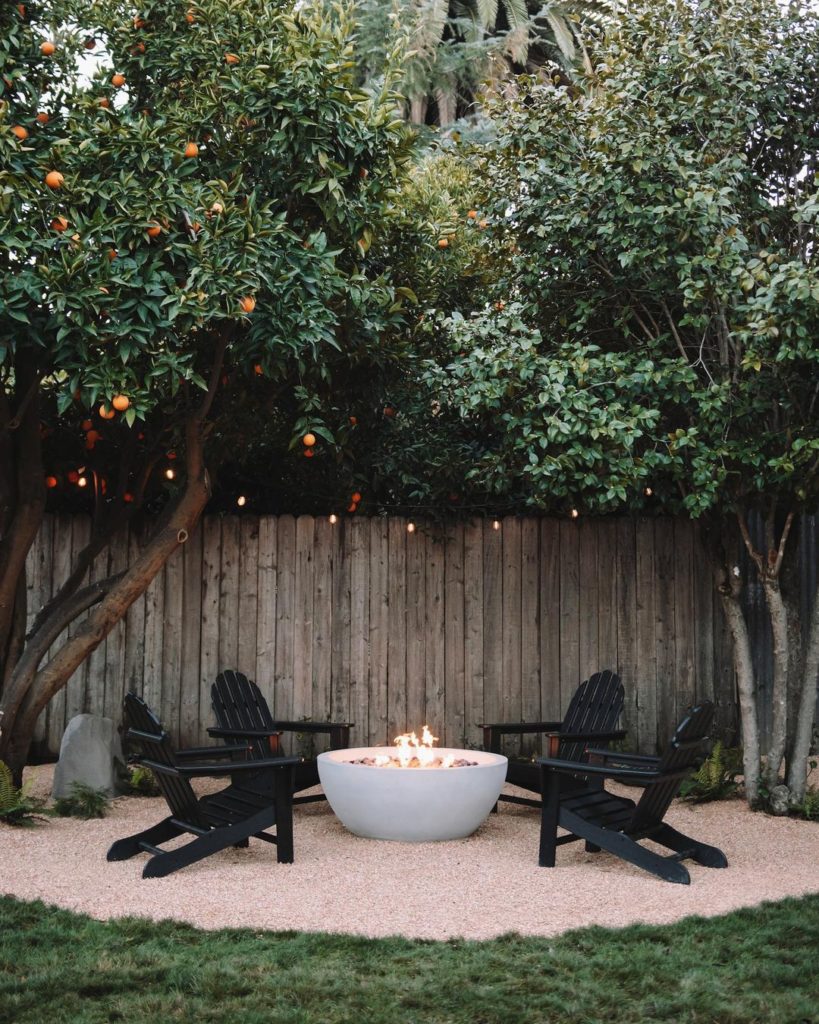 24 Creative Outdoor Fire Pit Ideas | Extra Space Storage